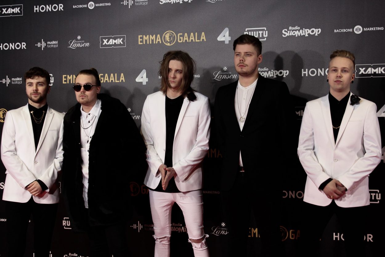 Violent pop -yhtye Blind Channel julkaisi kappaleen "Timebomb" yhdessä ...