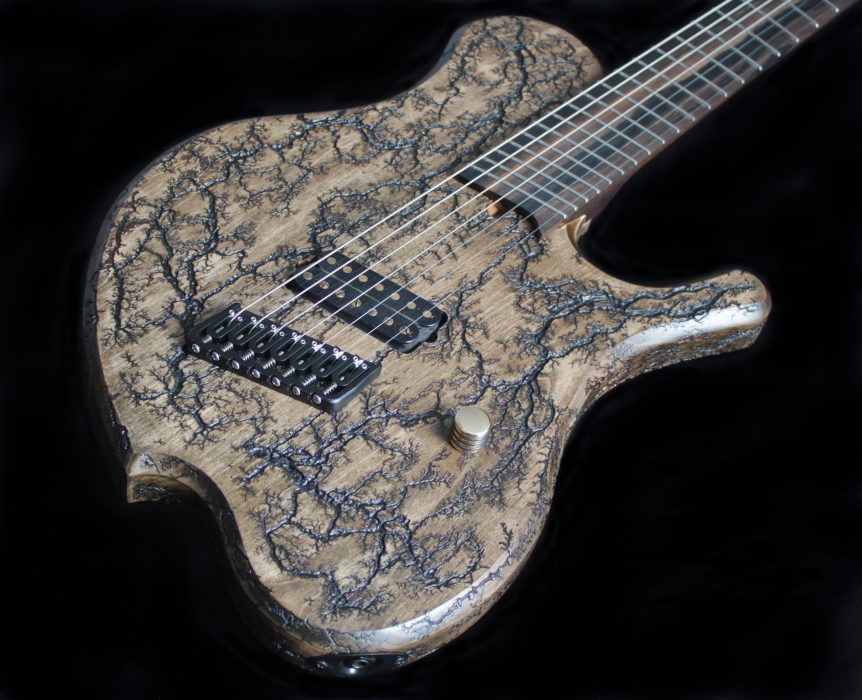 Miten sähkökitarat syntyvät? Mika Ruotsalainen ja Ville Mattila ...