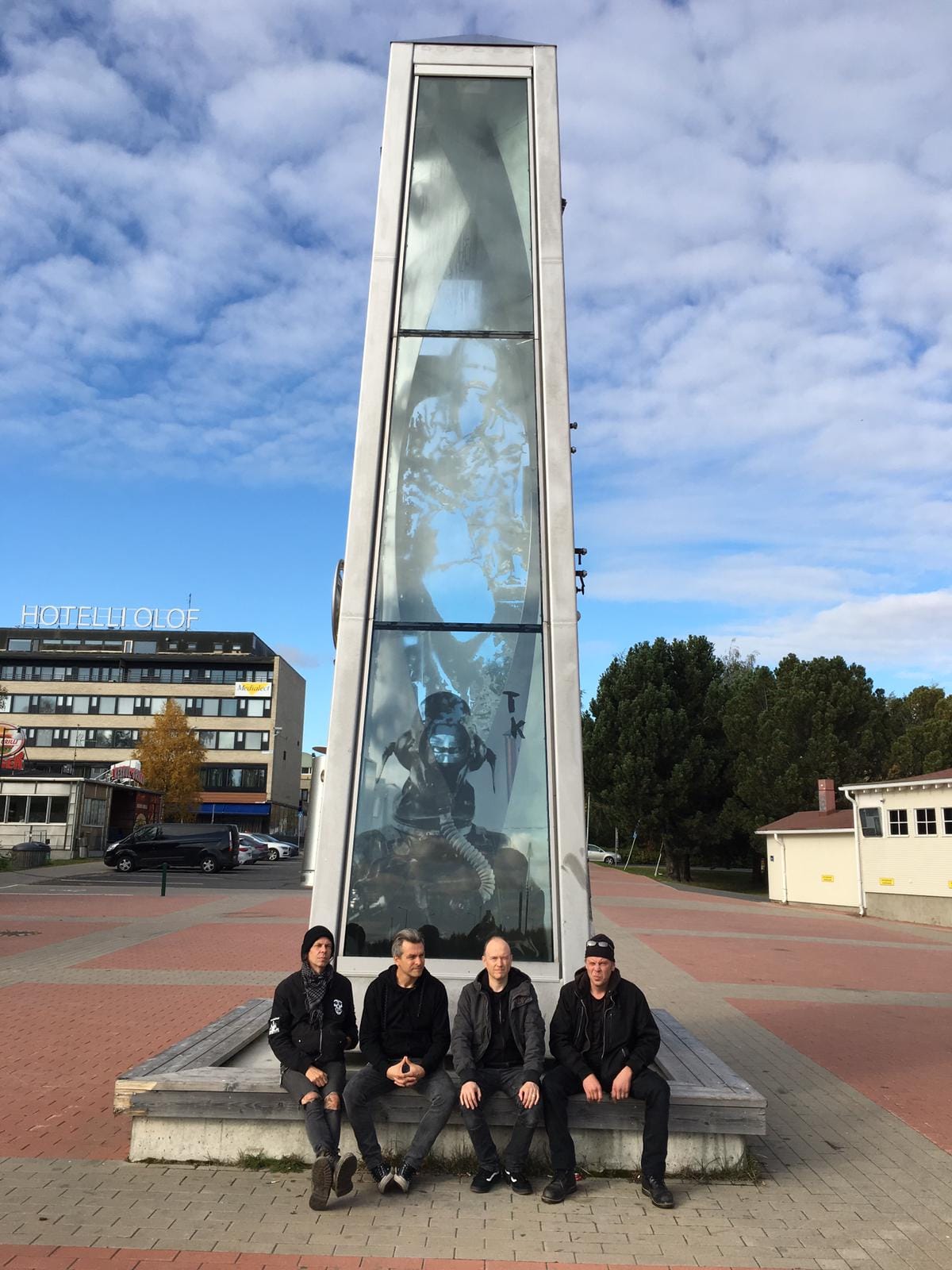 Juggling Jugularsin perustajajäsen ja kitaristi Tero Luoma on kuollut ...