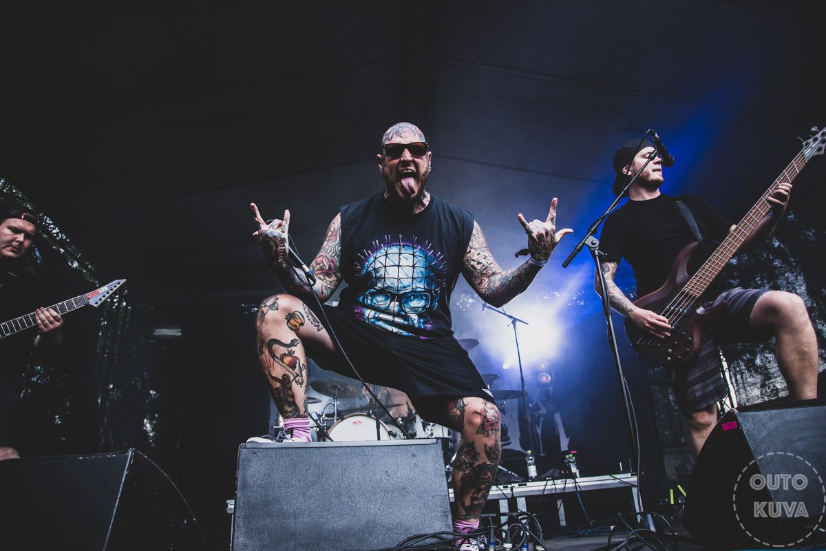 One Morning Leftiltä uutta musiikkia "Tonight"-kappaleen muodossa ...