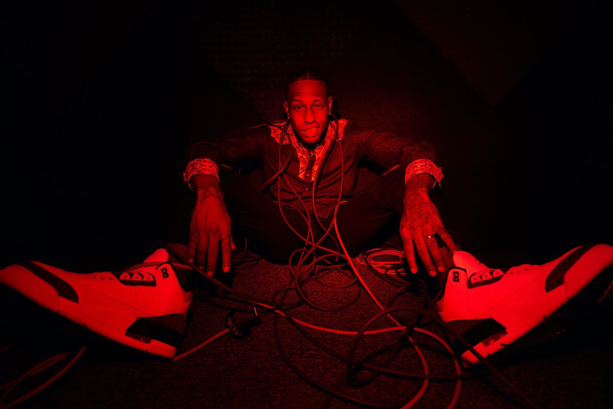 Mick Mars ja Danny Worsnop mukana Hyro The Heron uudella sinkulla ...