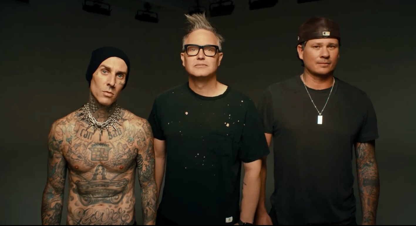 Fanit syyttävät Blink-182:n laulajaa autotunen käytöstä Coachella ...