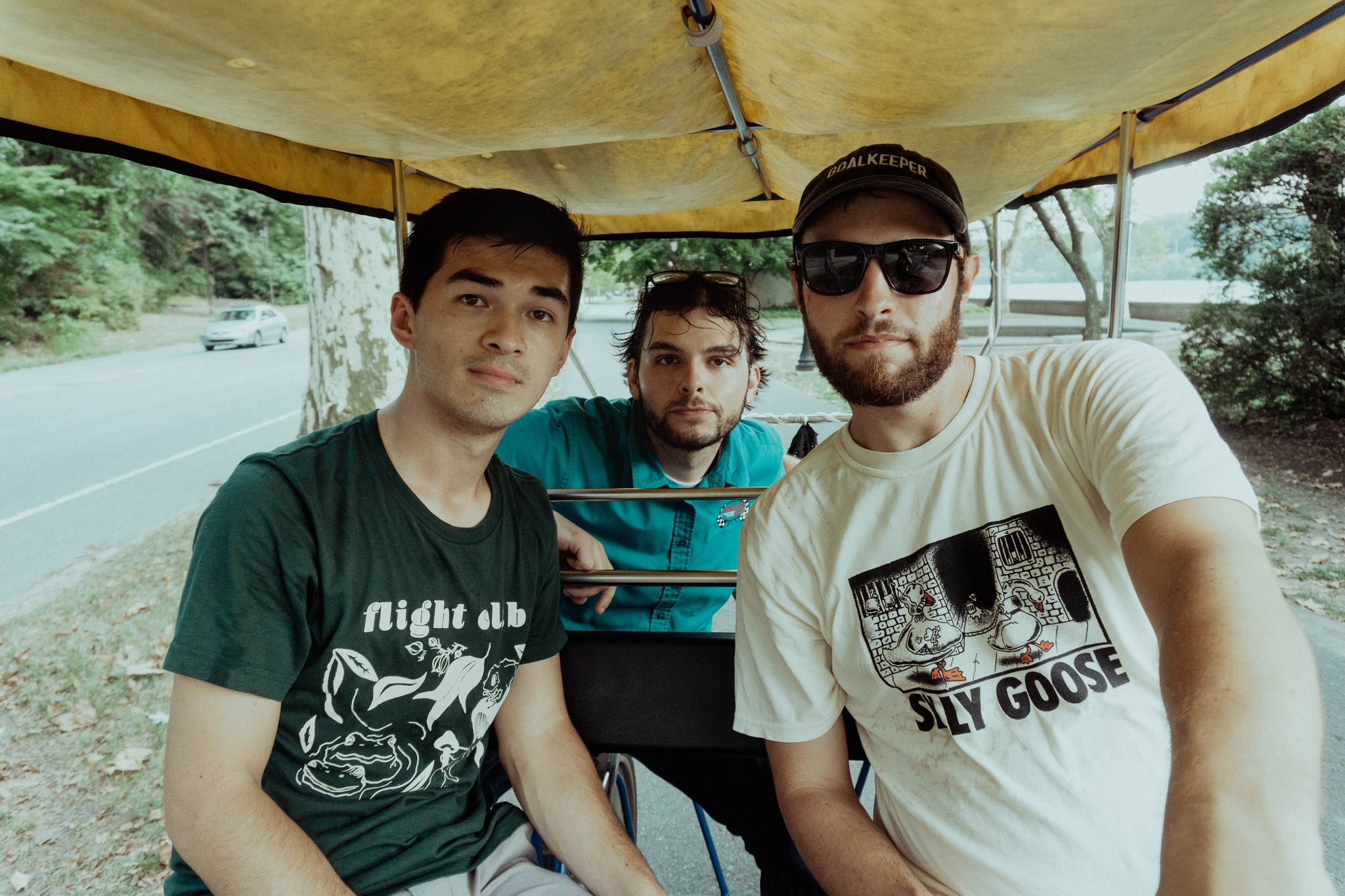 Punk-yhtye My Cousin's Girlfriend's House julkaisi kappaleen "Going ...