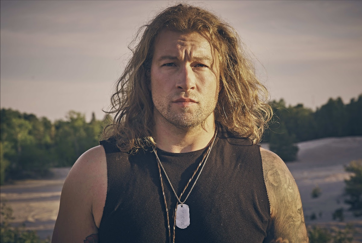 Mick Mars mukana Cory Marksin uudella "(Make My) Country Rock ...