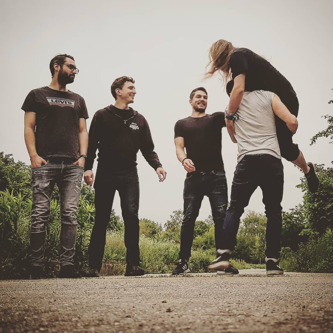 Devoyal julkaisi uuden kappaleen "Unbreakable" - KaaosZine