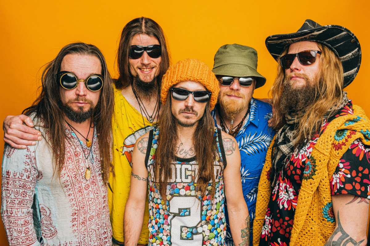 Sisäiset banjot laulamaan – Egokillsin vauhdikas "Life’s A Party ...