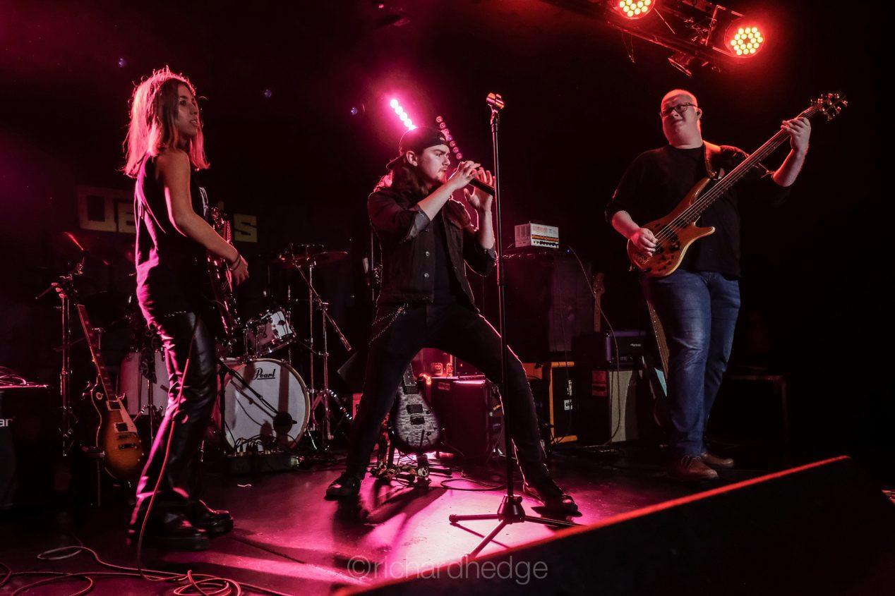 Calvaria julkaisi uuden kappaleen "At World's End" - KaaosZine