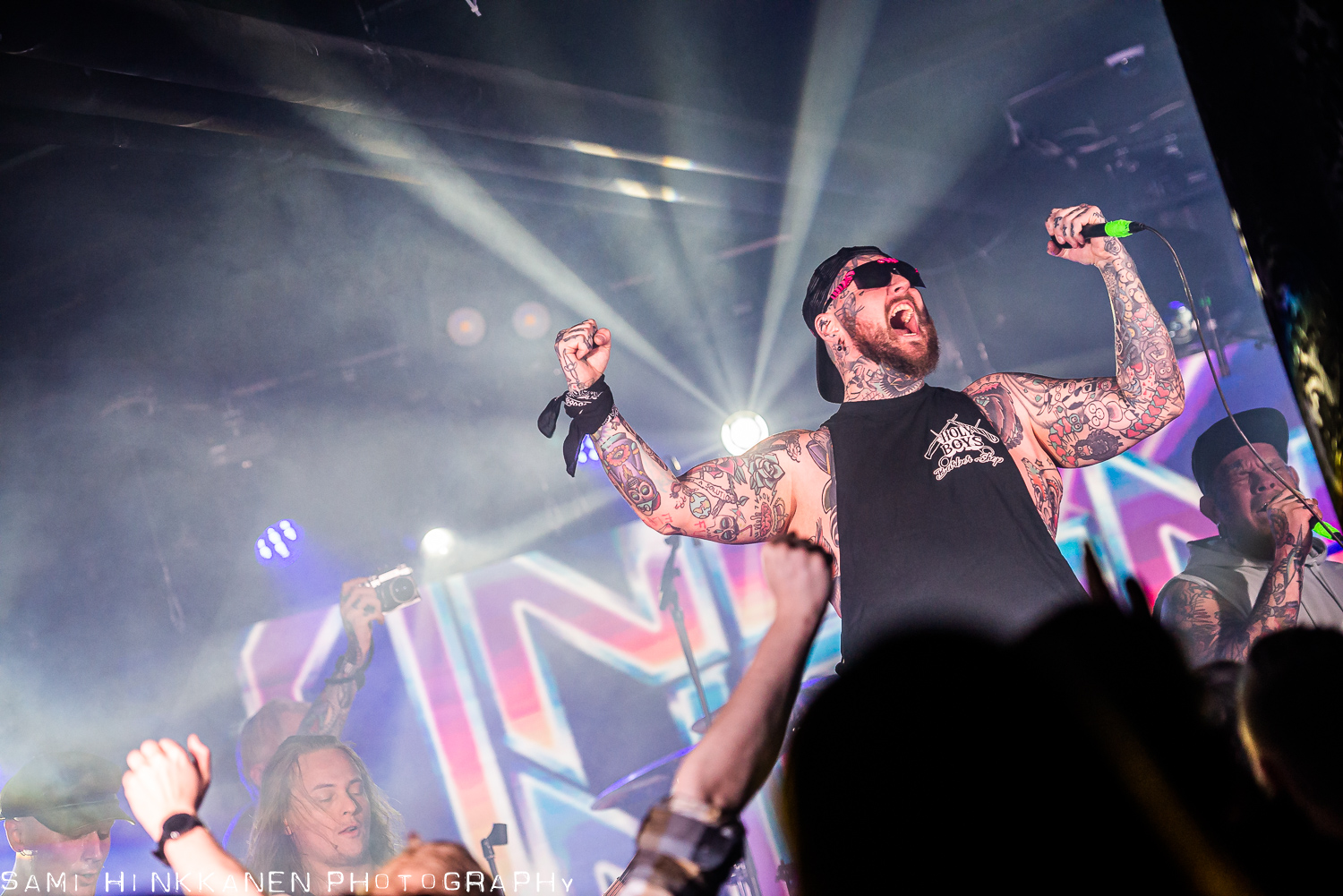 One Morning Left tarjoili juhlakiertueelleen railakkaan ...