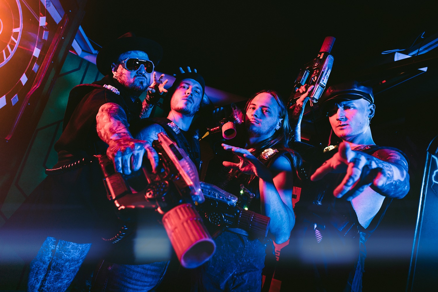 One Morning Leftiltä uutta musiikkia "Neon Inferno (Paradise ...