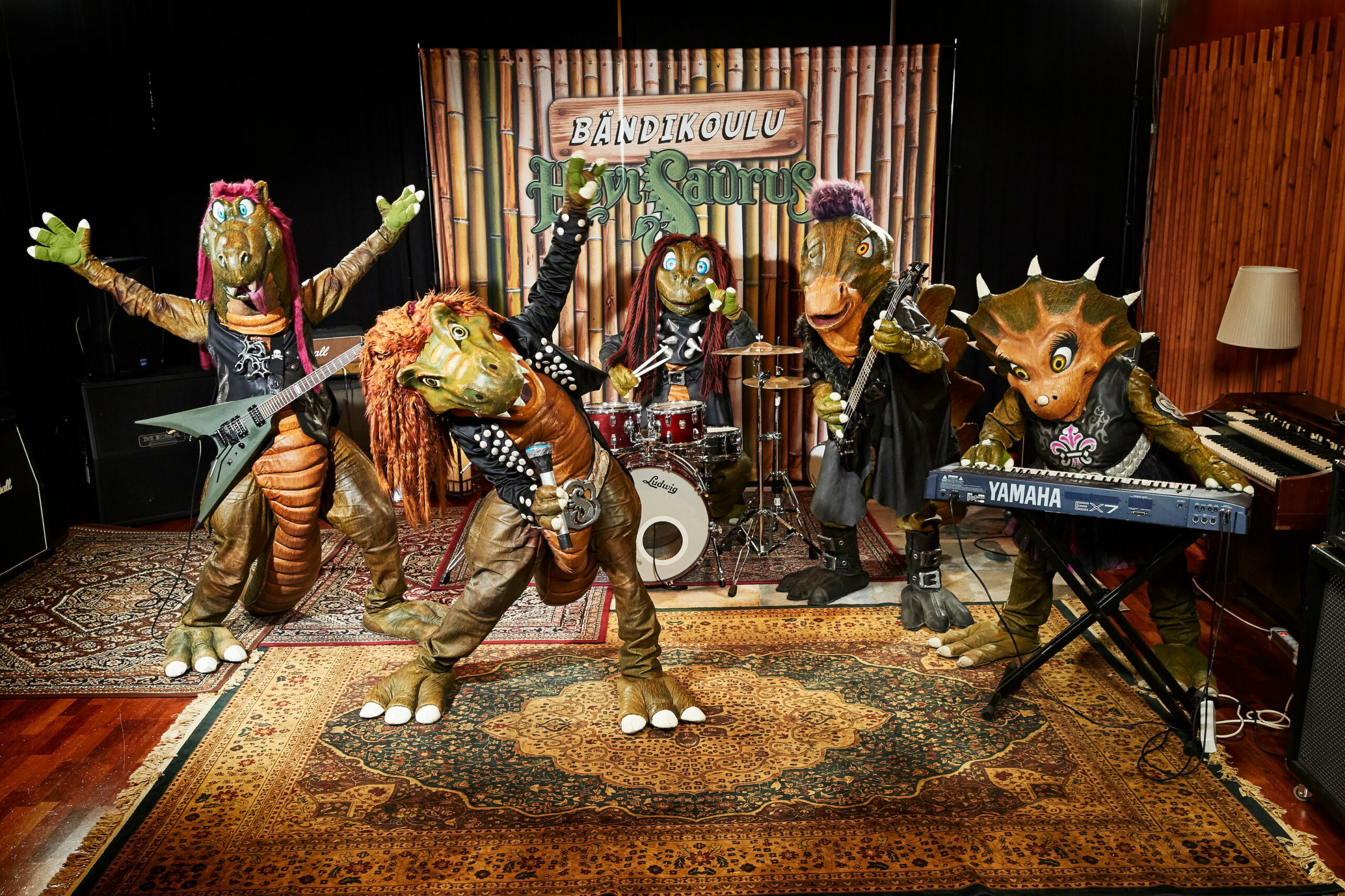 RÄYH - Hevisaurus on täällä taas! - KaaosZine