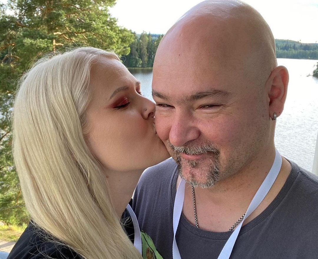 Cradle Of Filthin kitaristi ja kosketinsoittaja menivät kihloihin ...