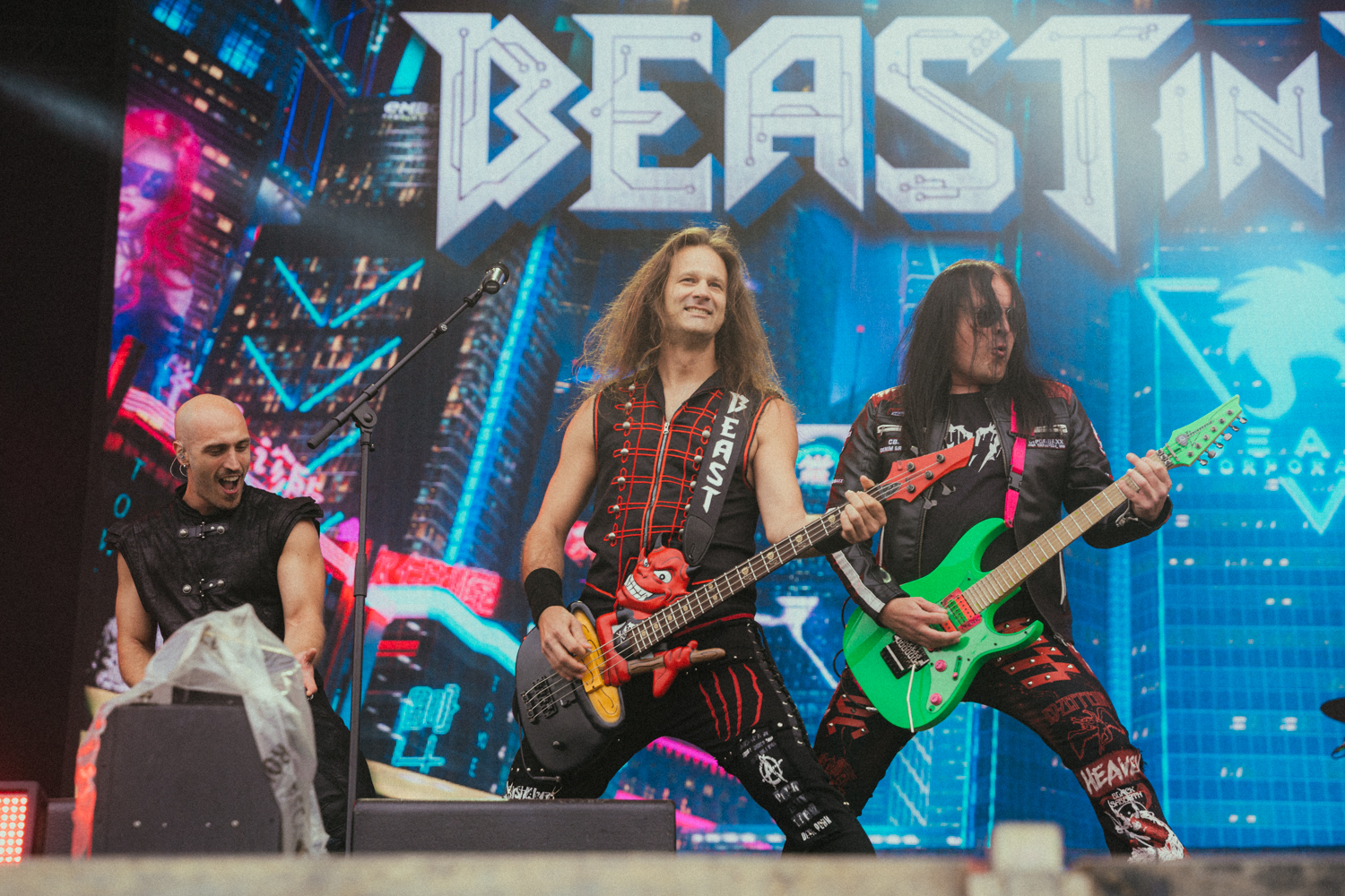 Beast In Black julkaisi videon uudesta "Power Of The Beast ...