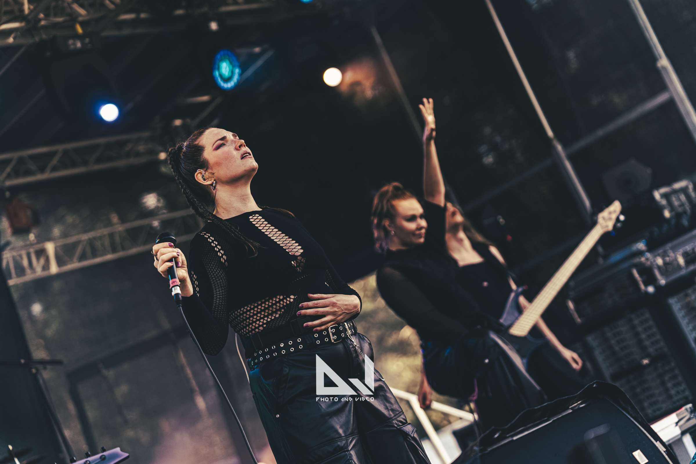 Miten epätasa-arvo näkyy metallissa? - Haastattelussa naiseutta ...