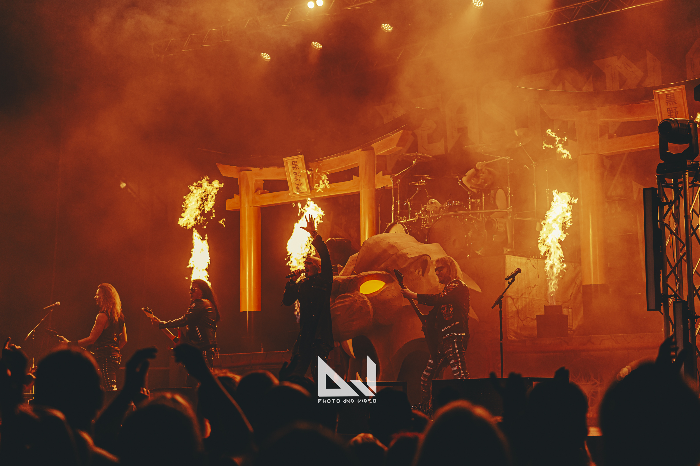 Petojen voittoisa paluu jäähallille - Finntroll ja Beast in Black ...