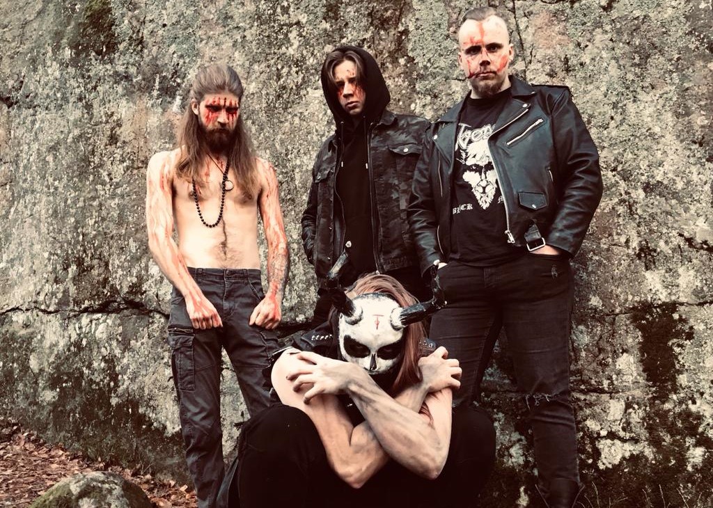 Jyväskyläläinen death metal- yhtye Decedent julkaisee debyyttialbuminsa ...