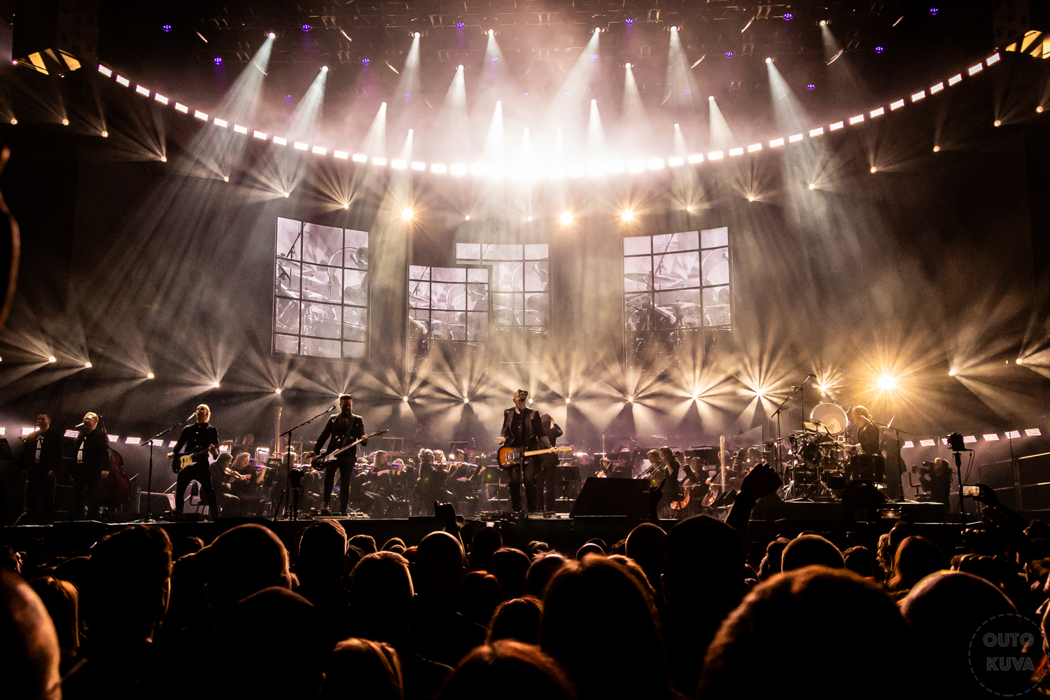 Apulanta julkaisi uuden "Vaatteet ja iho" -nimisen kappaleen – "Melko ...