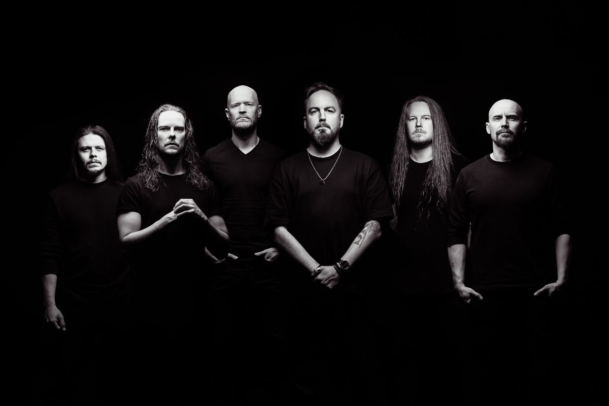 Bloodred Hourglass julistaa sodan katteettomille lupauksille – "The ...