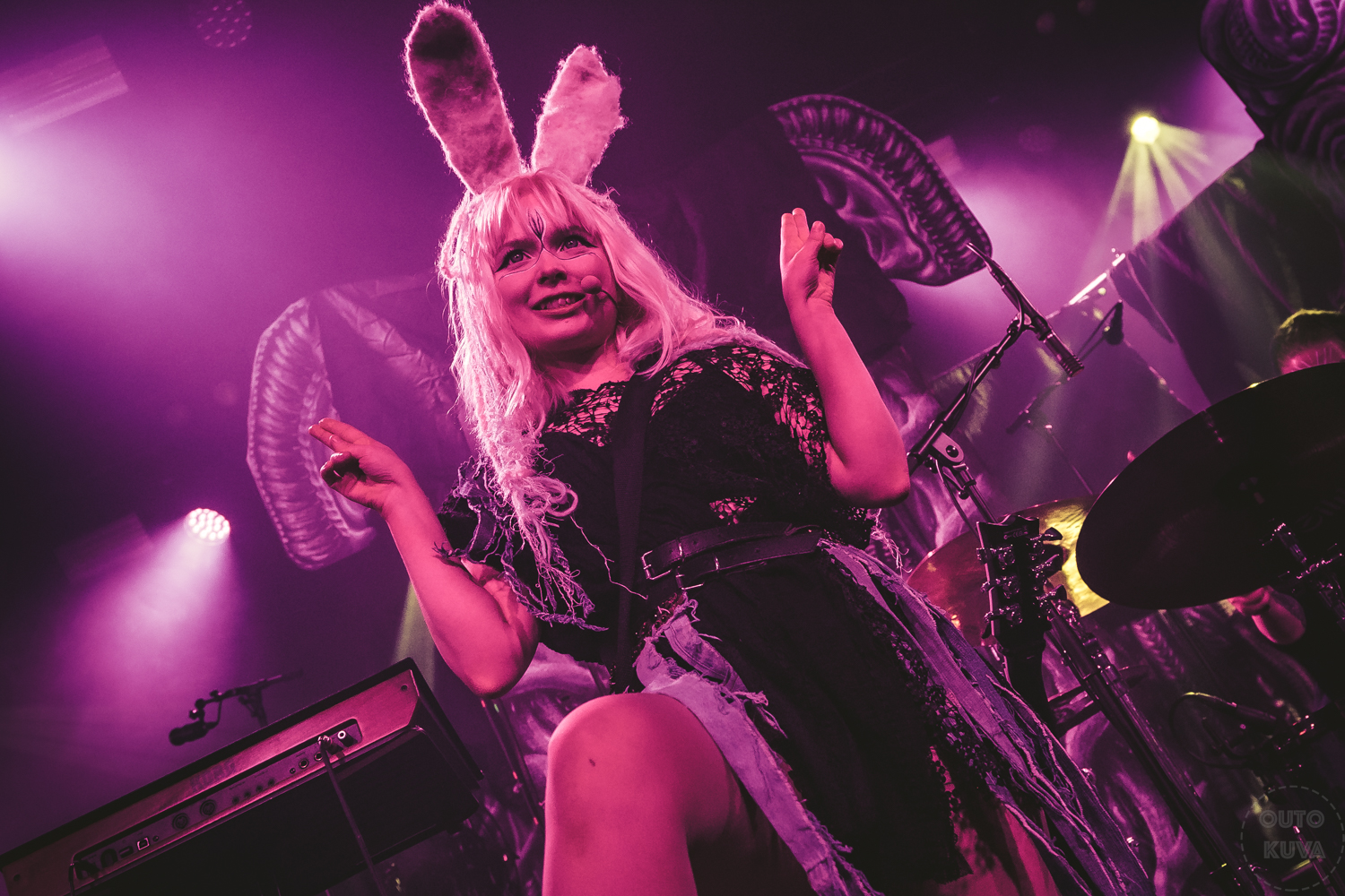 Raja-aitoja kaatavalta Rabbit Cultilta "Bunny Anthem" -single ...