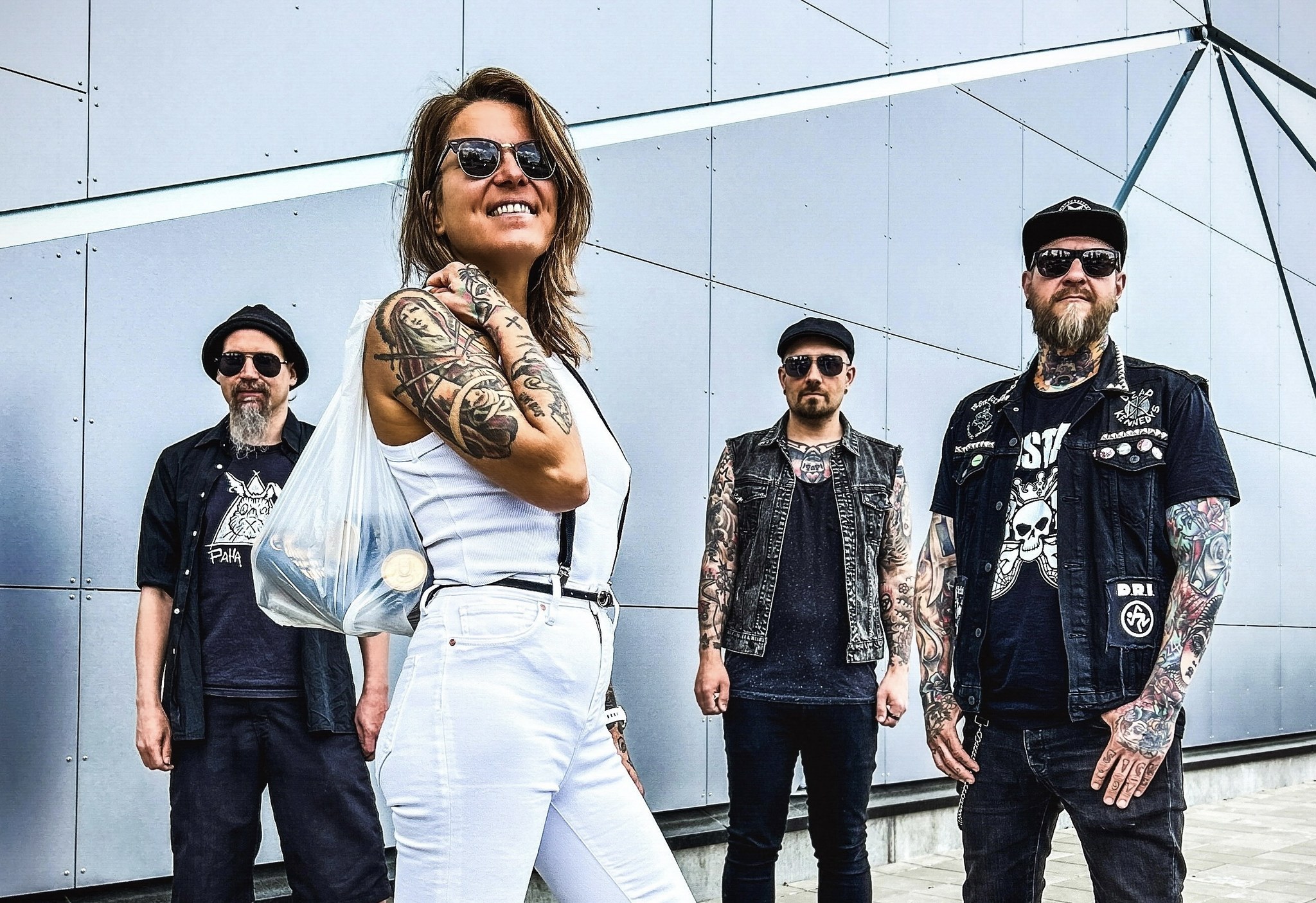 Punkrock-yhtye Huora kiertueelle uudella kokoonpanolla heinäkuusta ...