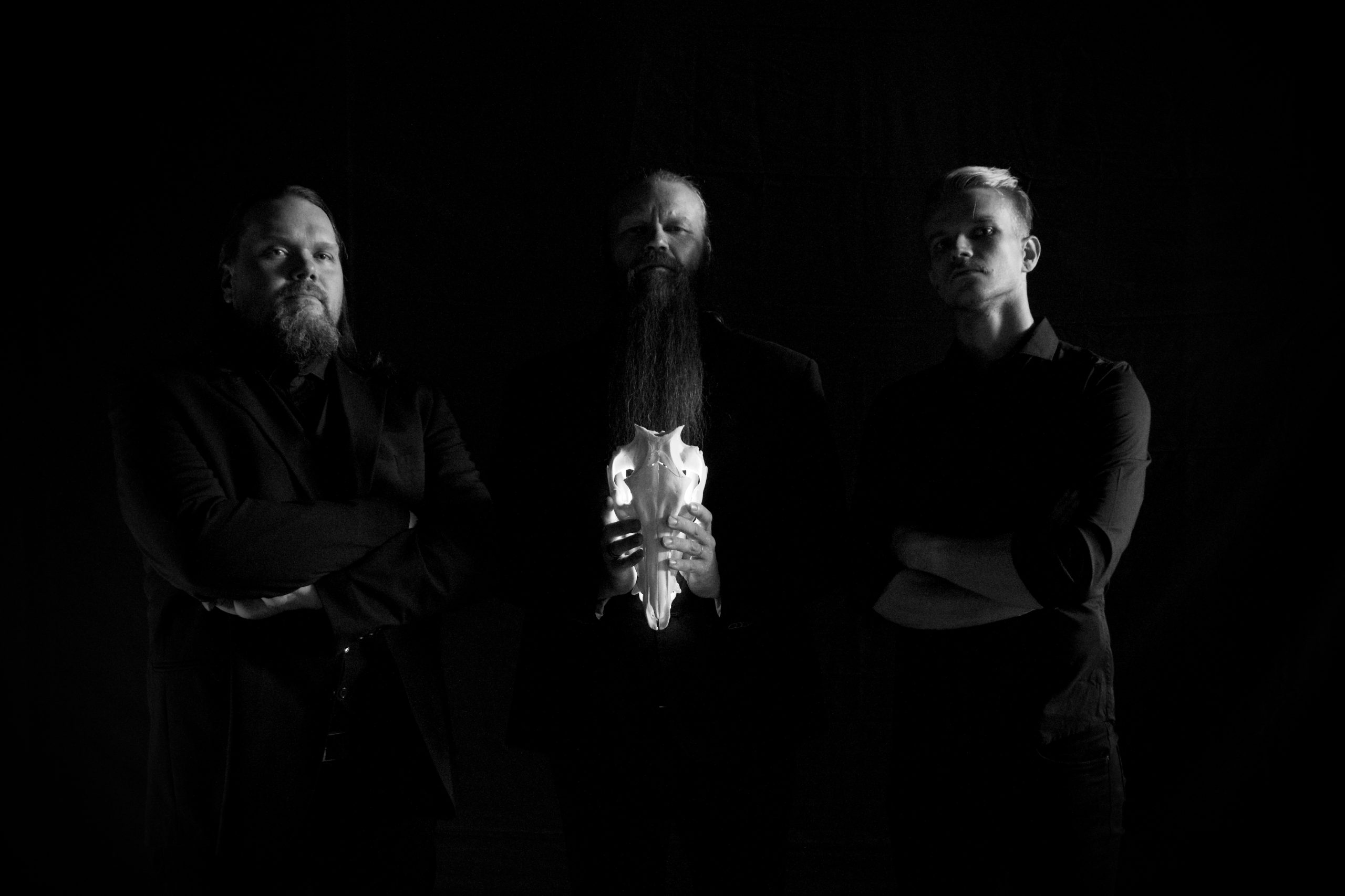 Kotimainen metalliyhtye Serpent God julkaisi uuden singlen "Keyhole ...