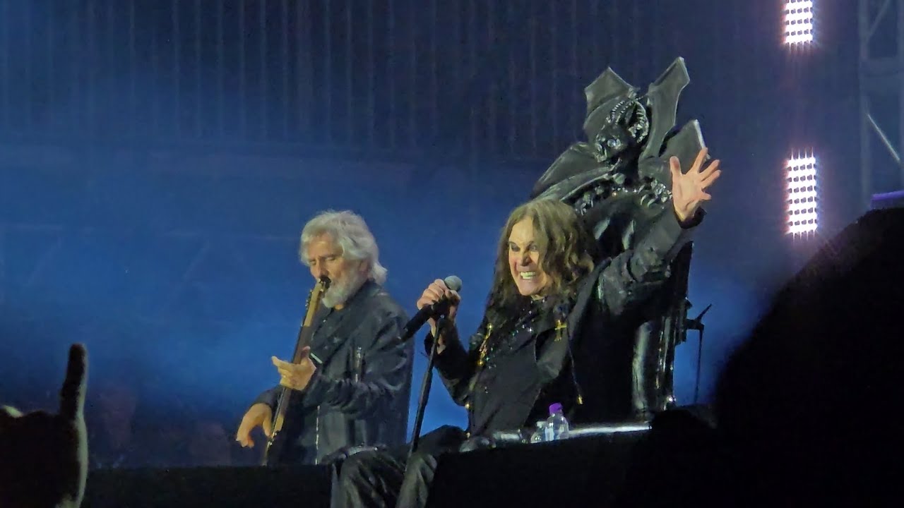 Lamb of Godin Randy Blythe aikoo huutokaupata Ozzyn nimikirjoituksella ...